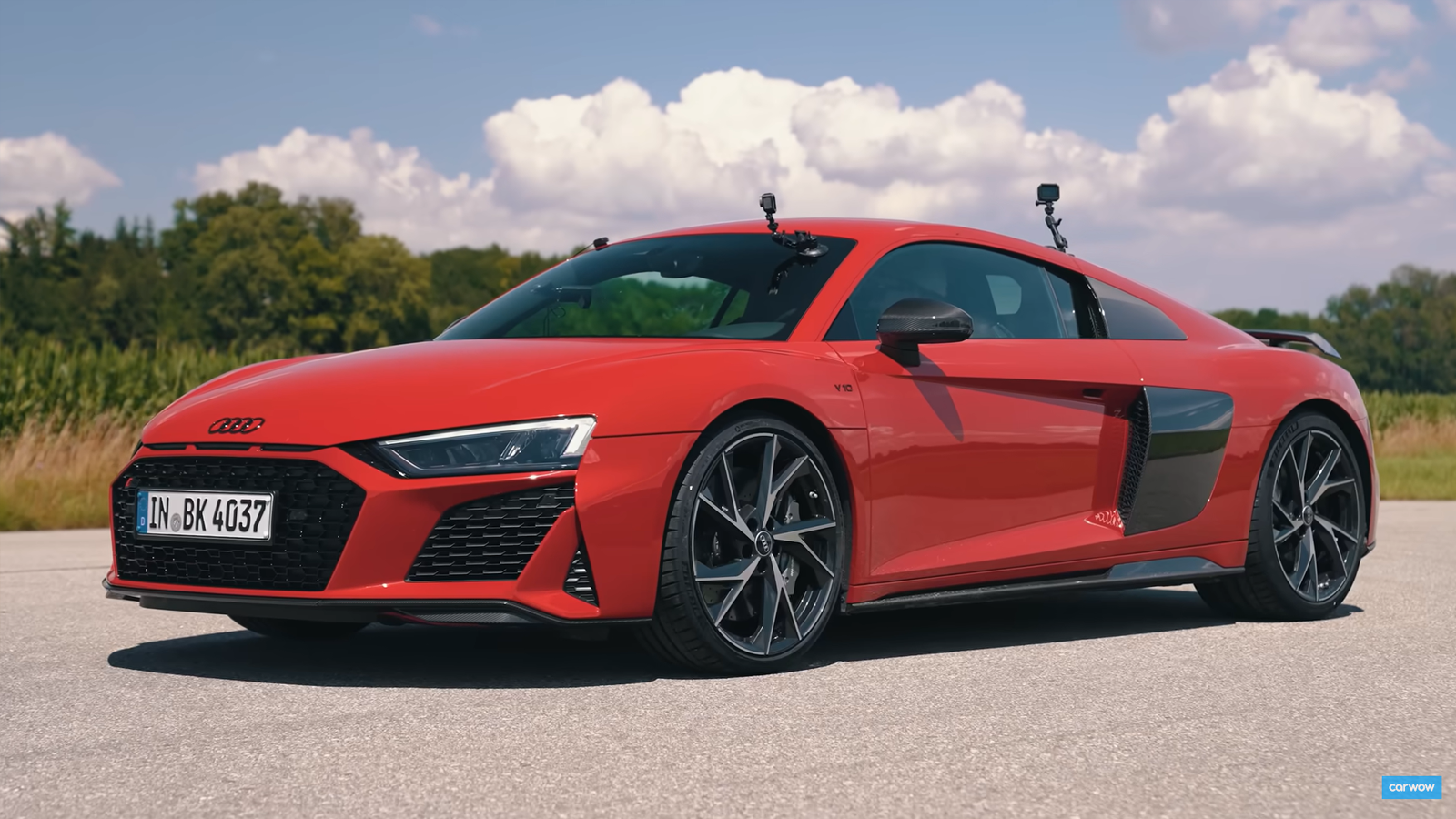 Audi R8 Takes On e-Tron Dakar Rally Car in Drag Race | Audiworld