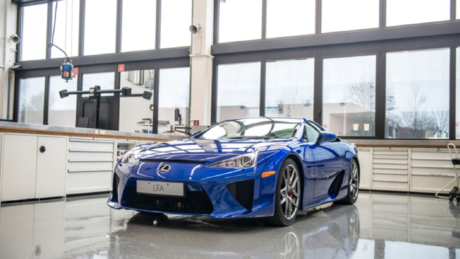 Servicing a Lexus LFA Is Incredibly Complicated and Fascinating | Clublexus
