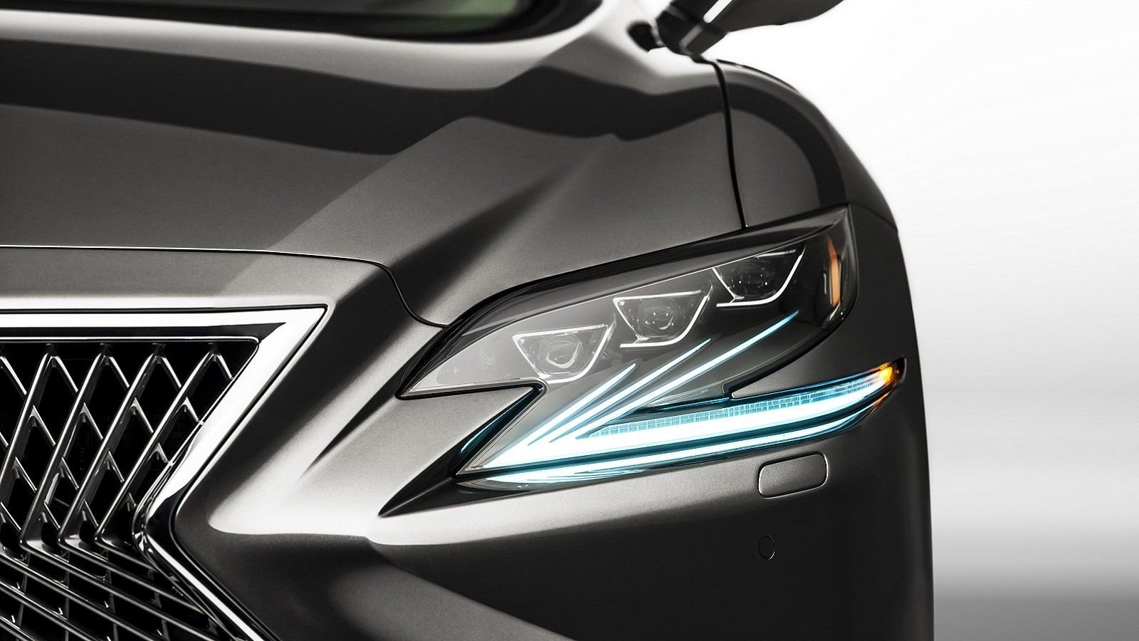 Daily Slideshow 7 Fun Facts About Your Lexus Clublexus