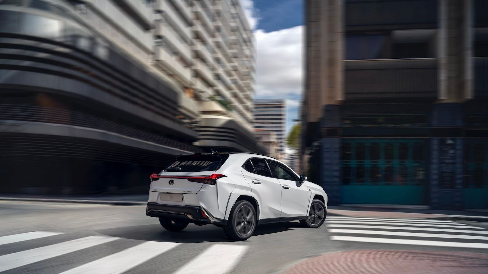 5 Reasons Why the Lexus UX250h Is All the Car You Need | Clublexus