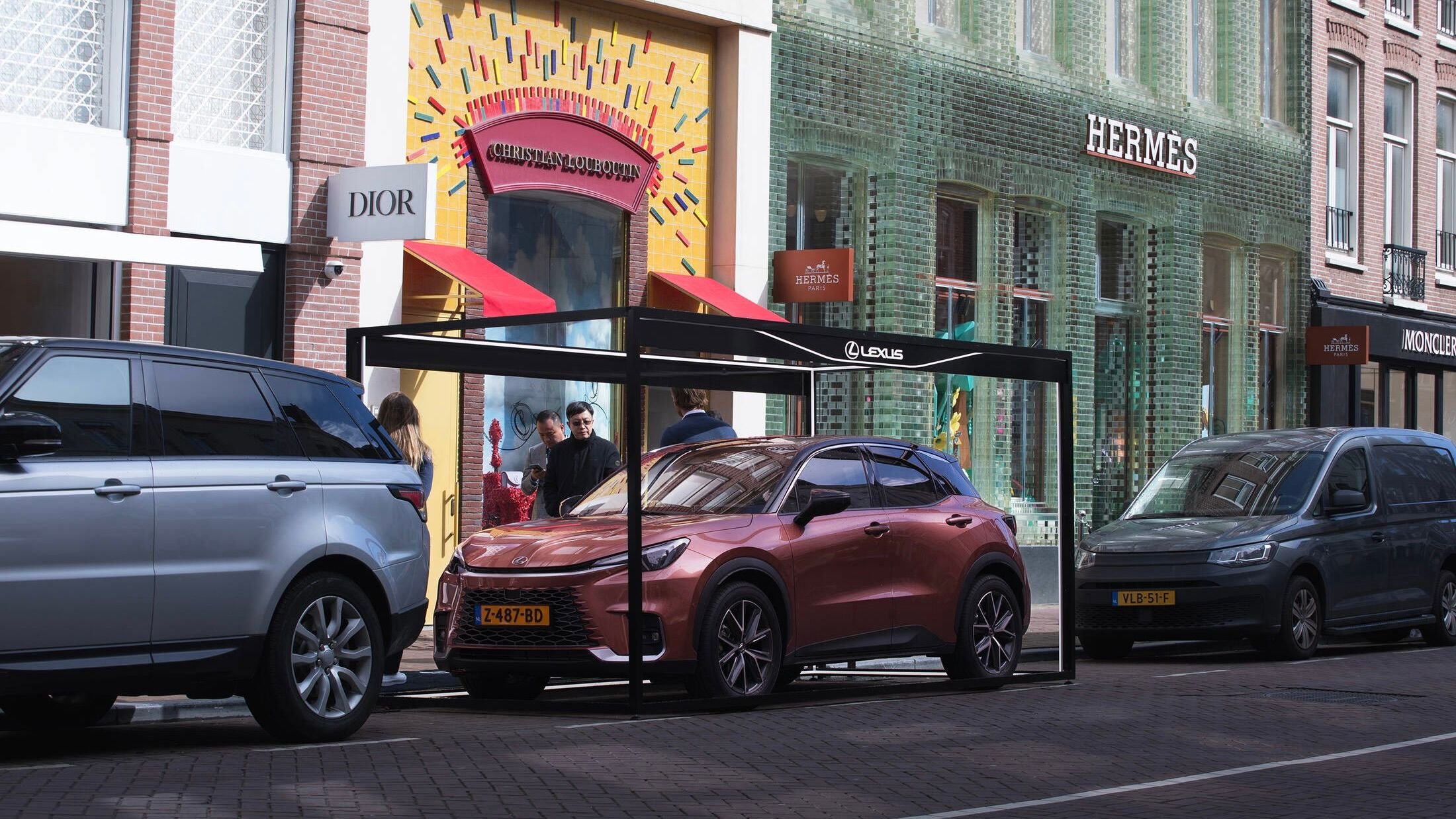 Lexus Opens First Parkable Flagship Store in Amsterdam | Clublexus