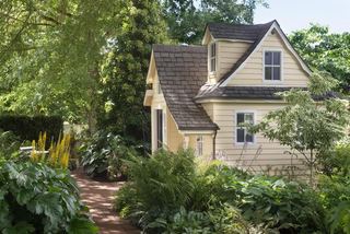 Curb Appeal for Small Homes | DoItYourself.com