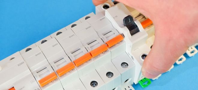 What Breaker Types Can You Use With a Sylvania Panel? | DoItYourself.com