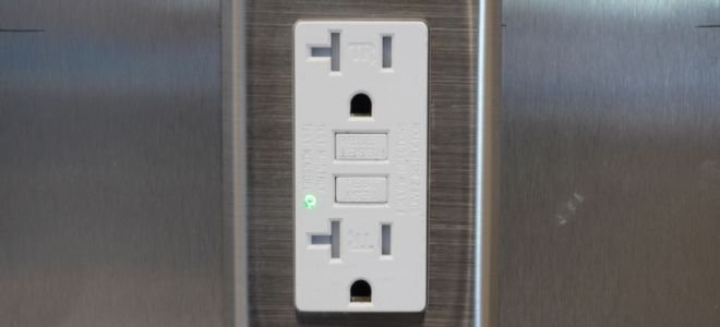 How to Read GFCI Status Lights | DoItYourself.com