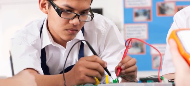 How to Choose the Best Trade School for You | DoItYourself.com