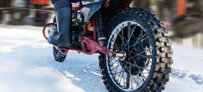 How to Winterize a Motorcycle (And Protect It in the Cold ...