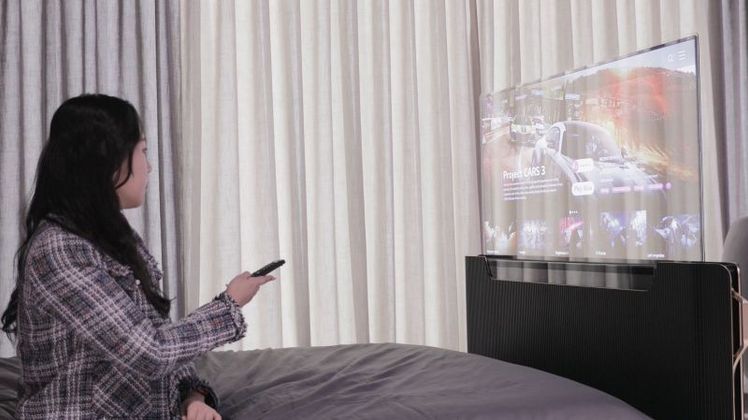 LG’s Transparent OLED Display Doubles as a Pandemic-Safe Partition ...
