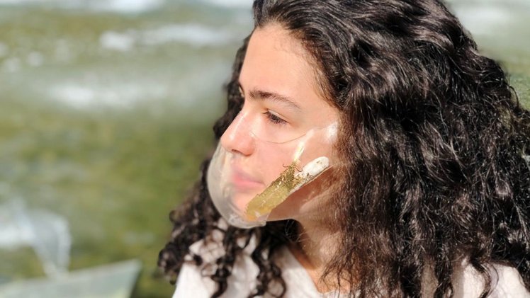 Transparent Filter Mask Sticks to Your Face With Silicone | Designs ...