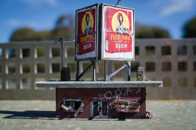 Urban Miniatures: Street Artists Turn a Gallery into a Diorama ...
