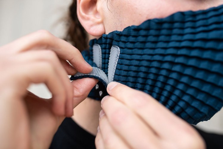 Expandable Mask Made of Recycled Plastic Flexes to Fit Your Face ...