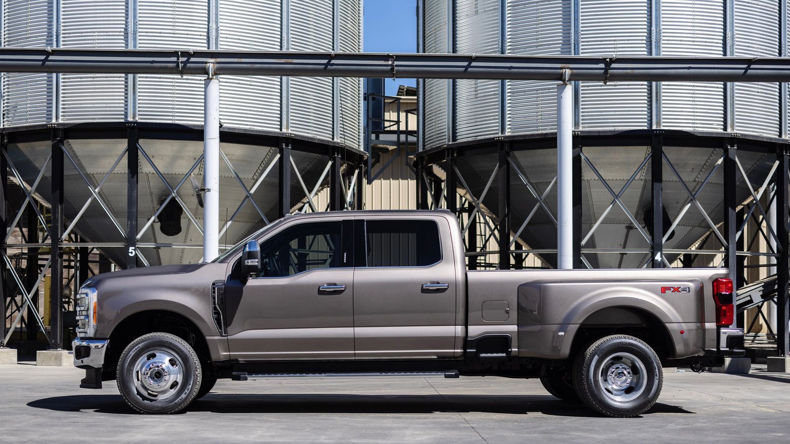 2025 Ford Super Duty Buyer's Guide (Every Model, Engine, & Package ...