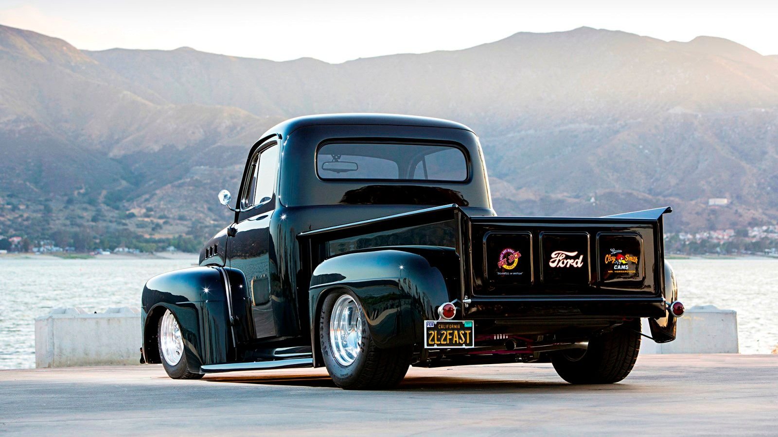 The Low-Stance F1 Ford That Fat Jack Built | Ford-trucks