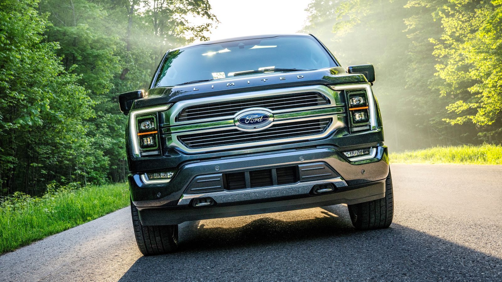 Up Close and Personal Look at the 2021 F-150 PowerBoost Hybrid | Ford ...