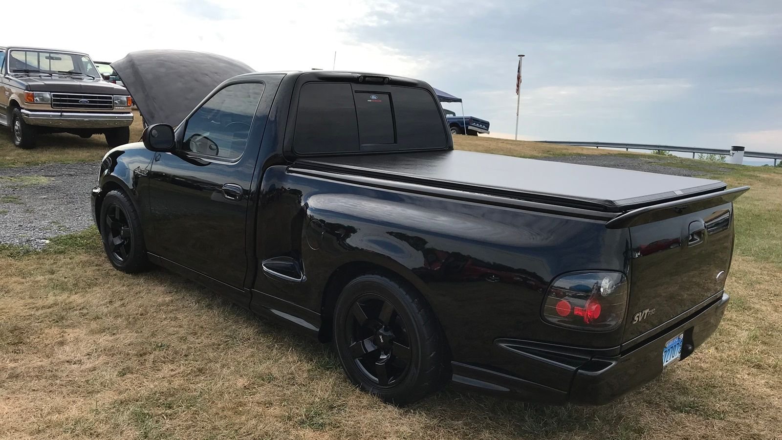 10 Reasons the 2nd-Gen SVT Lightning is the Greatest Ford Truck of All ...