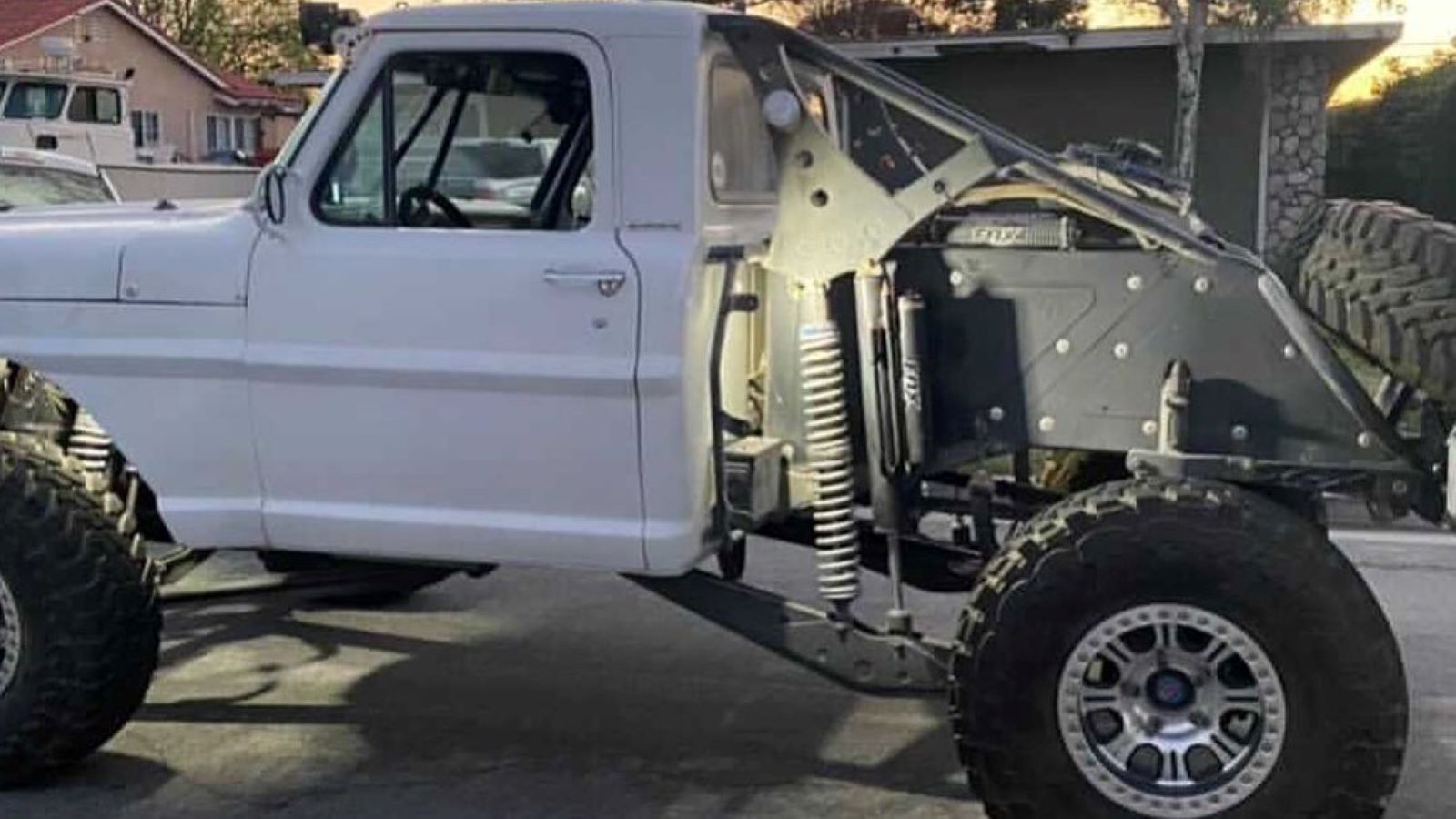 This 1968 F-100 Prerunner Is Ready to Take on Any Desert | Ford-trucks