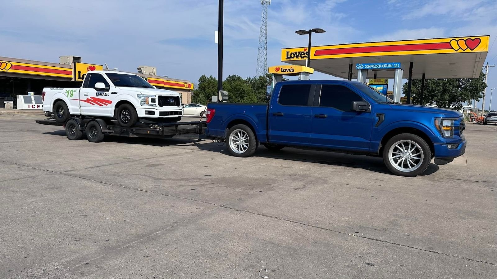 Ford F-150 U-Haul Pickup Is a Serious Drag Racer in Disguise | Ford-trucks