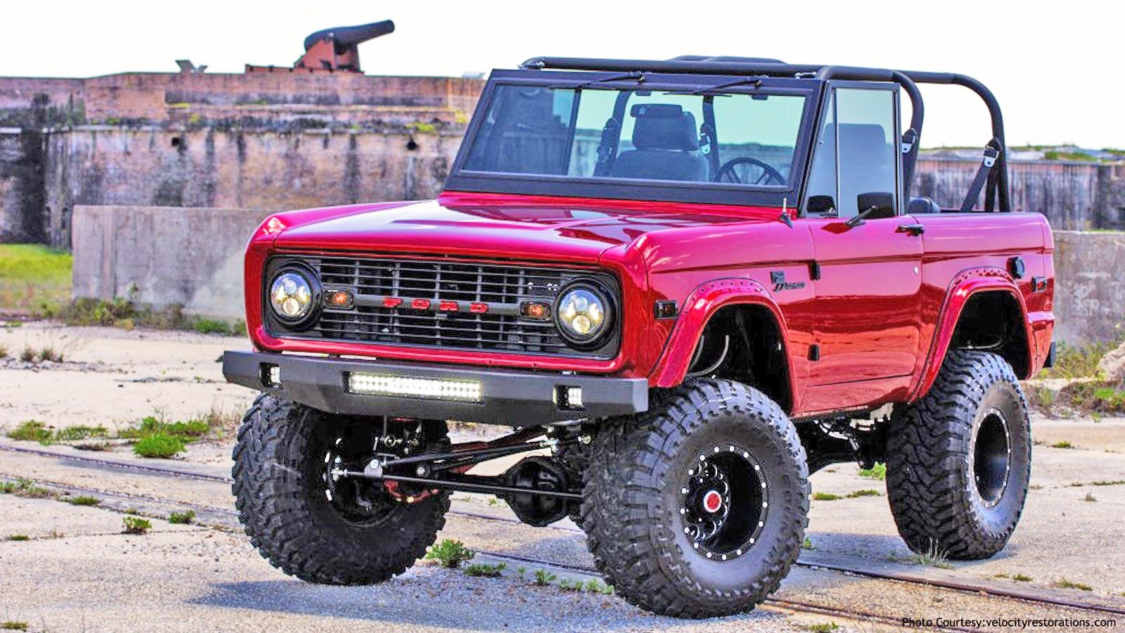 Custom Broncos to Start Your Weekend With | Ford-trucks