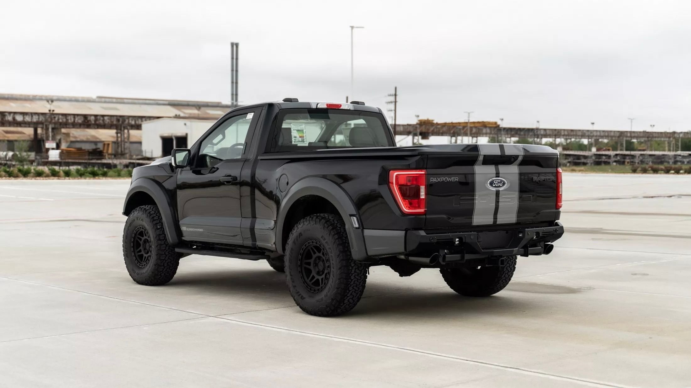 Here’s the V8-Powered Regular Cab F-150 Raptor Everyone Wants | Ford-trucks
