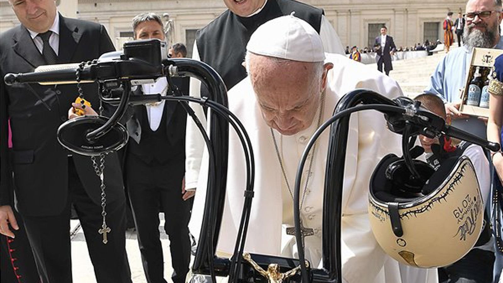 Holy Davidson: Breakout 'Pope Bike' Sells at Auction | Hdforums