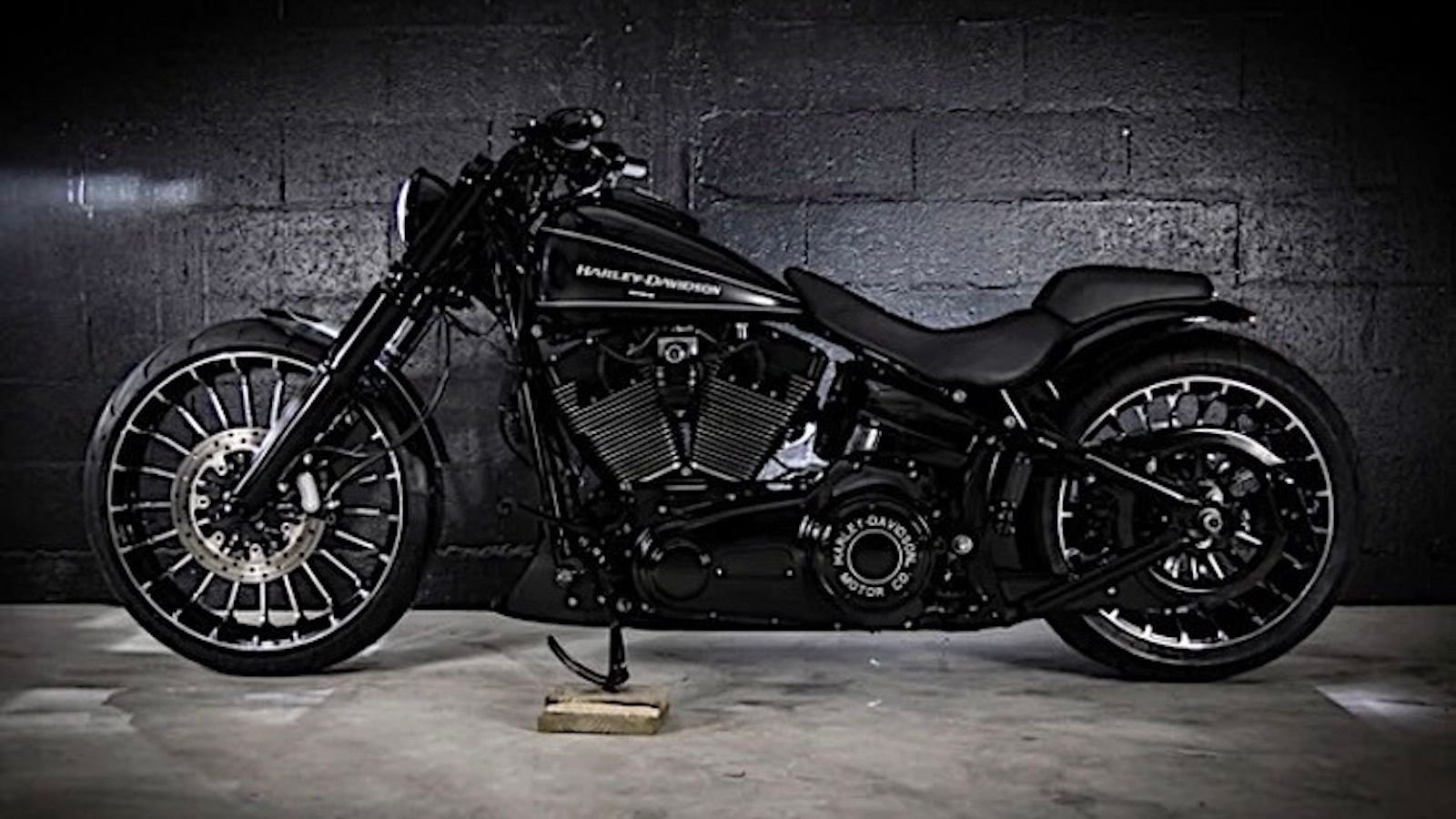 Blacked-Out Breakout Is an Understated Yet Sinister Build | Hdforums