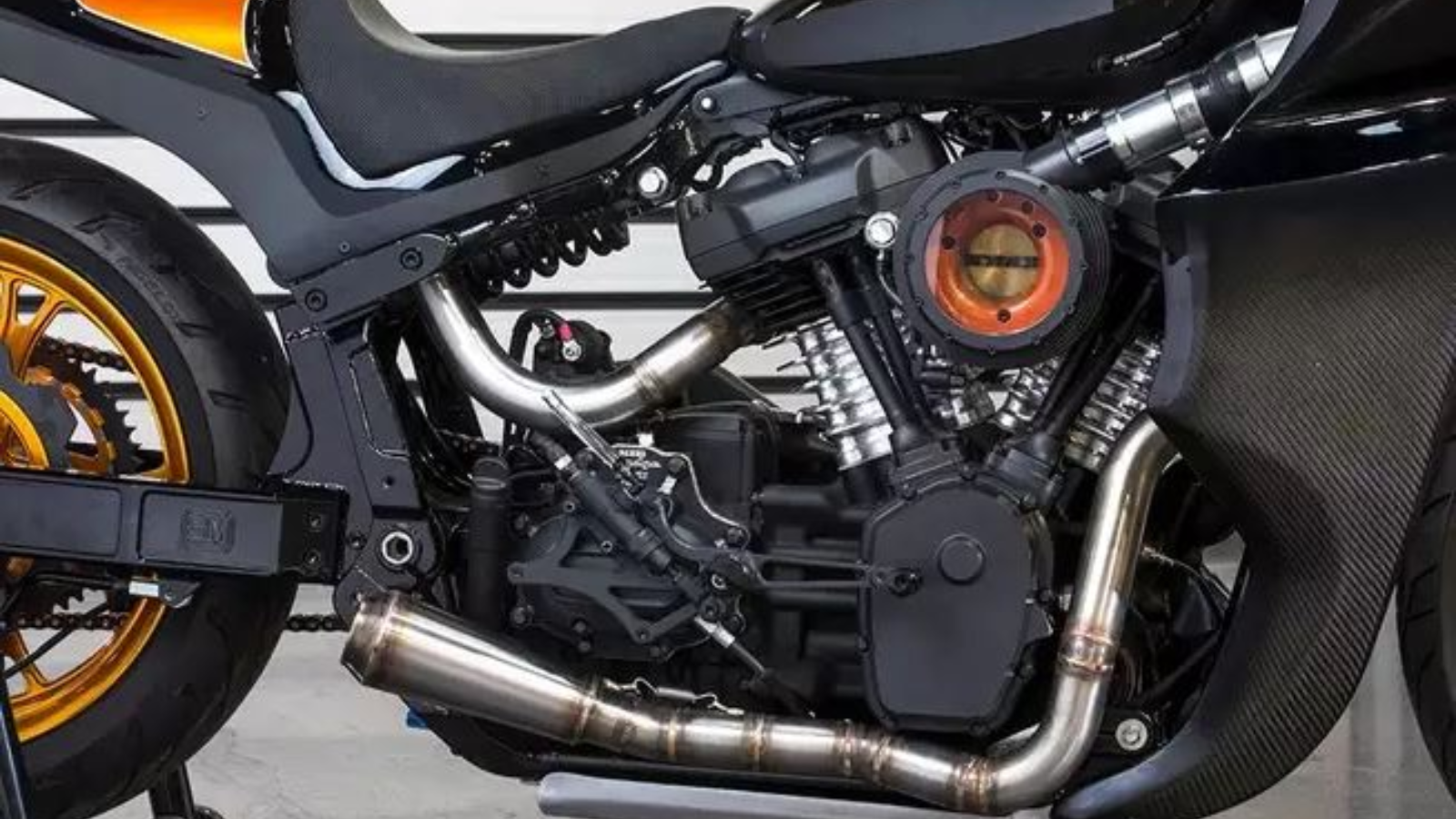 FXR Division Builds a Harley-Davidson Fab Bob Roadracer | Hdforums