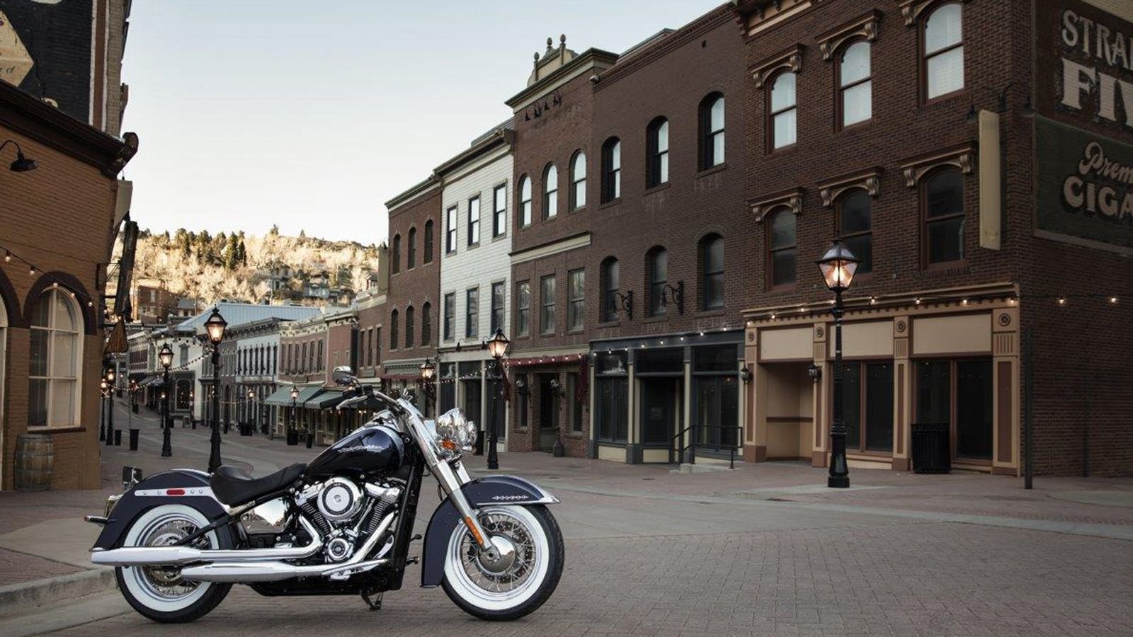 Softail Deluxe Still Ranks #1 with Women Riders | Hdforums