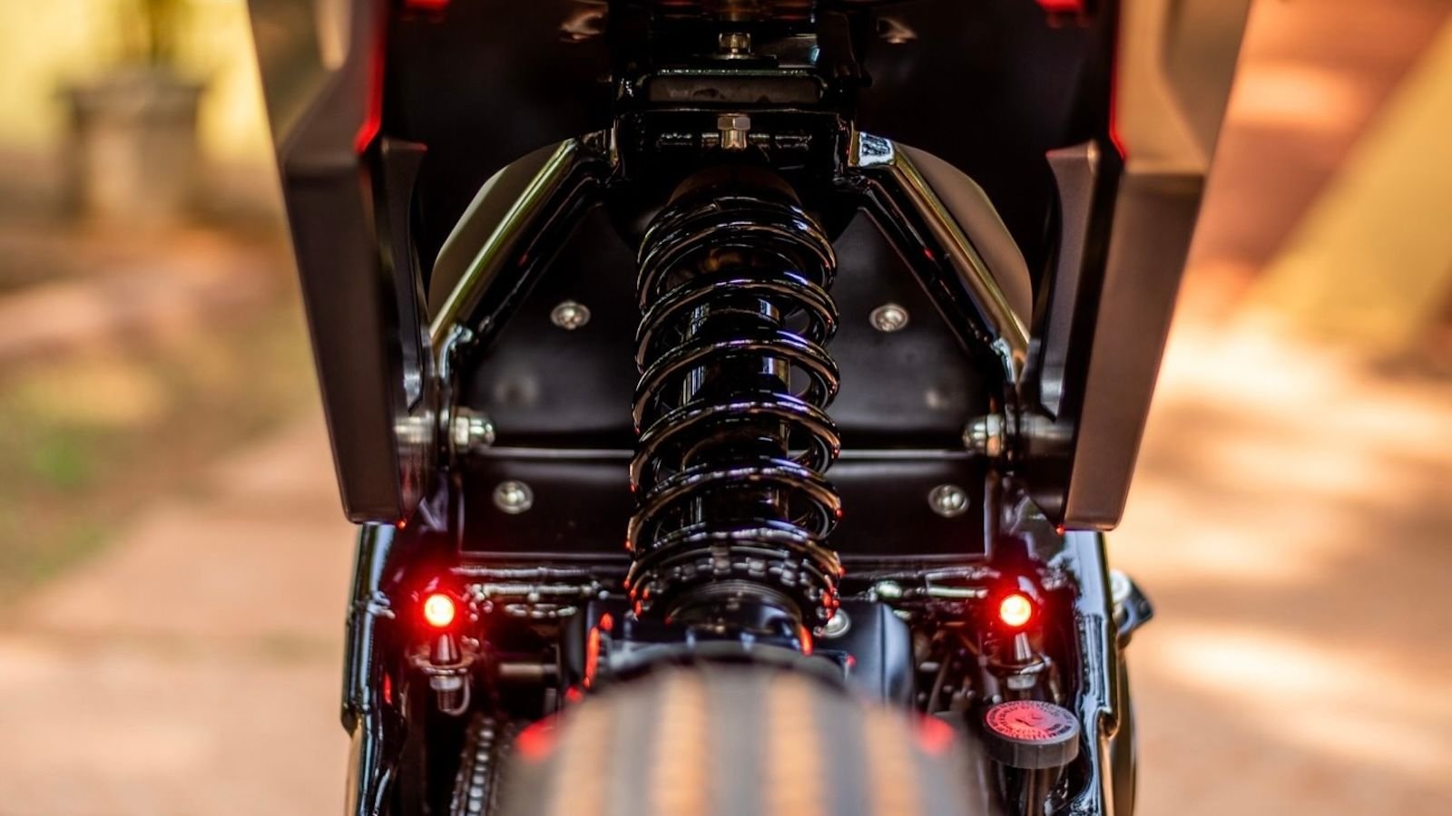 Custom Harley X440 ‘Raptor’ Blends Modern Bike With Classic Style ...