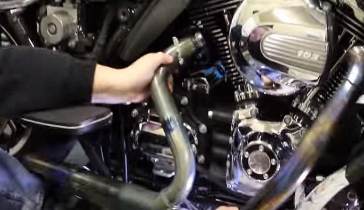 Harley Davidson Softail: Exhaust Review and How to Install New Pipes ...
