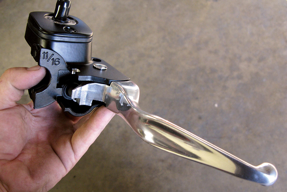 Harley Davidson Dyna Glide: How to Install Dual Front Brake Discs ...