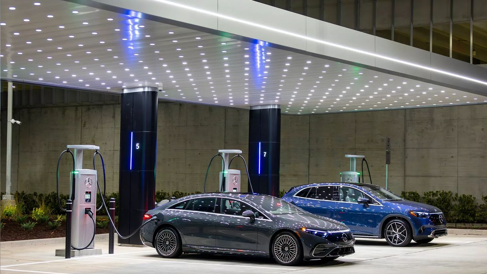 Mercedes Launches First Luxurious Fast Charging Hub in The U.S. | Mbworld