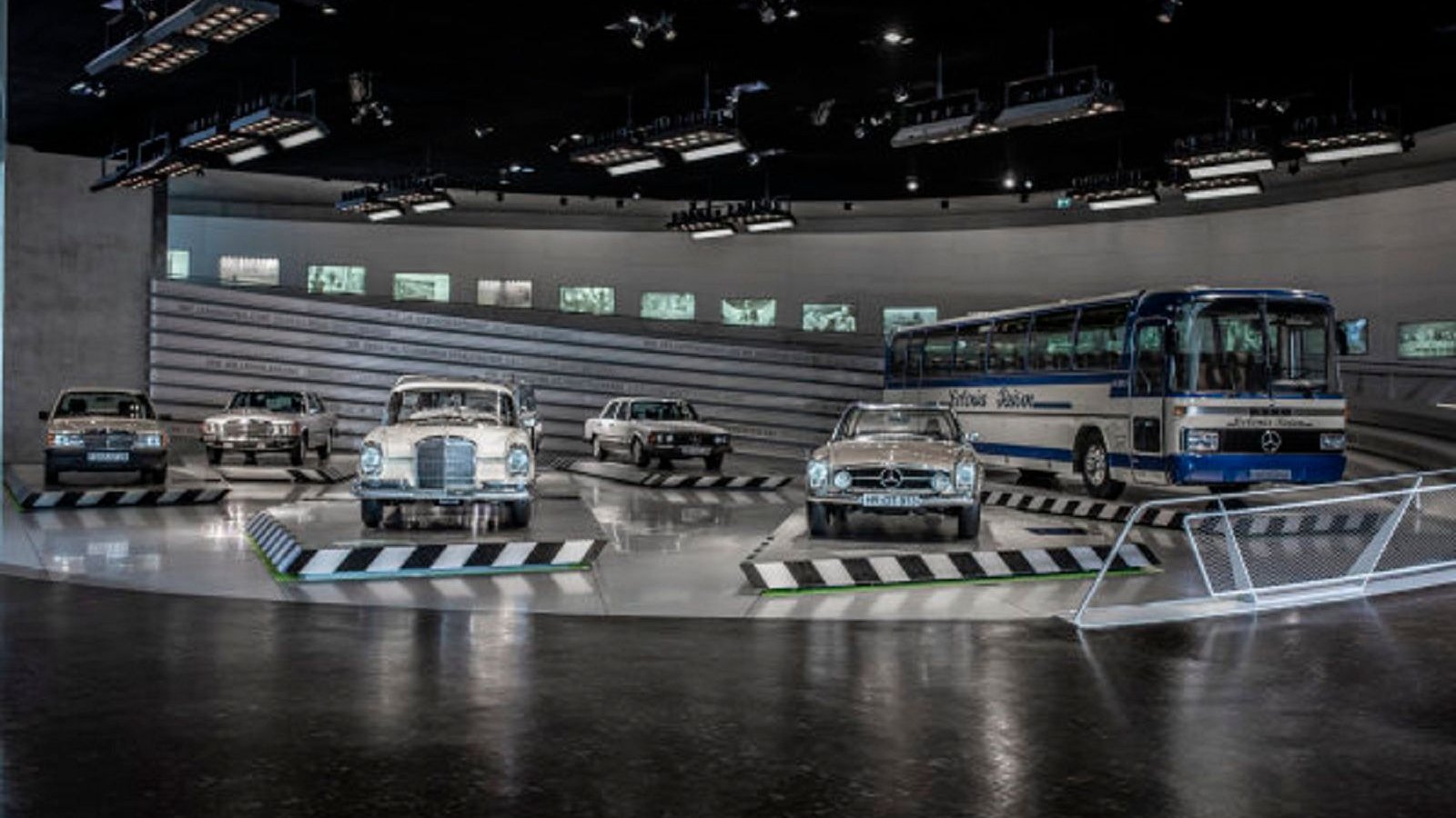 Take a Virtual Tour of the Mercedes-Benz Museum | Mbworld