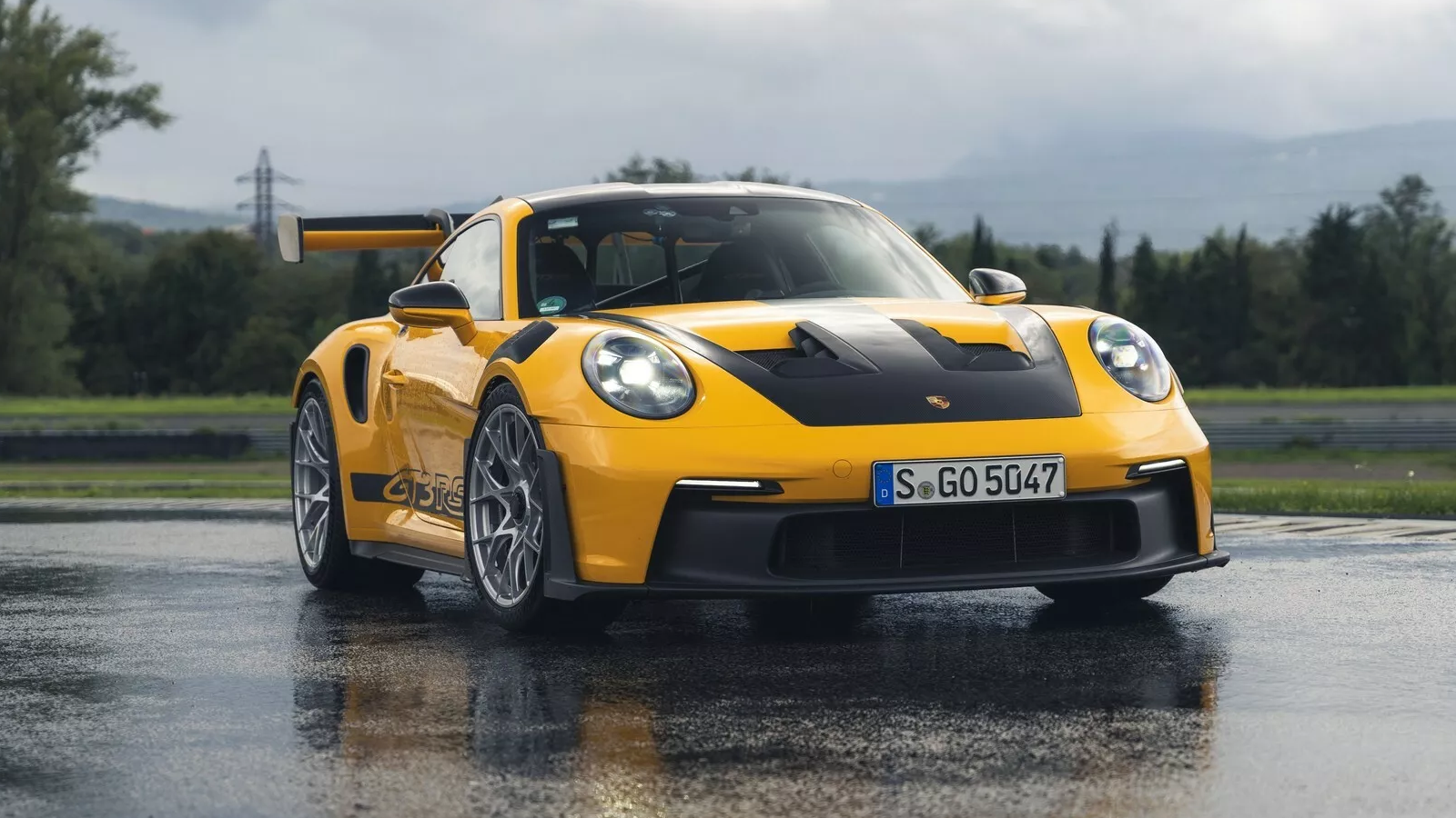 Porsche and Michelin Develop New Wet Weather Tires For 911 GT3 RS ...