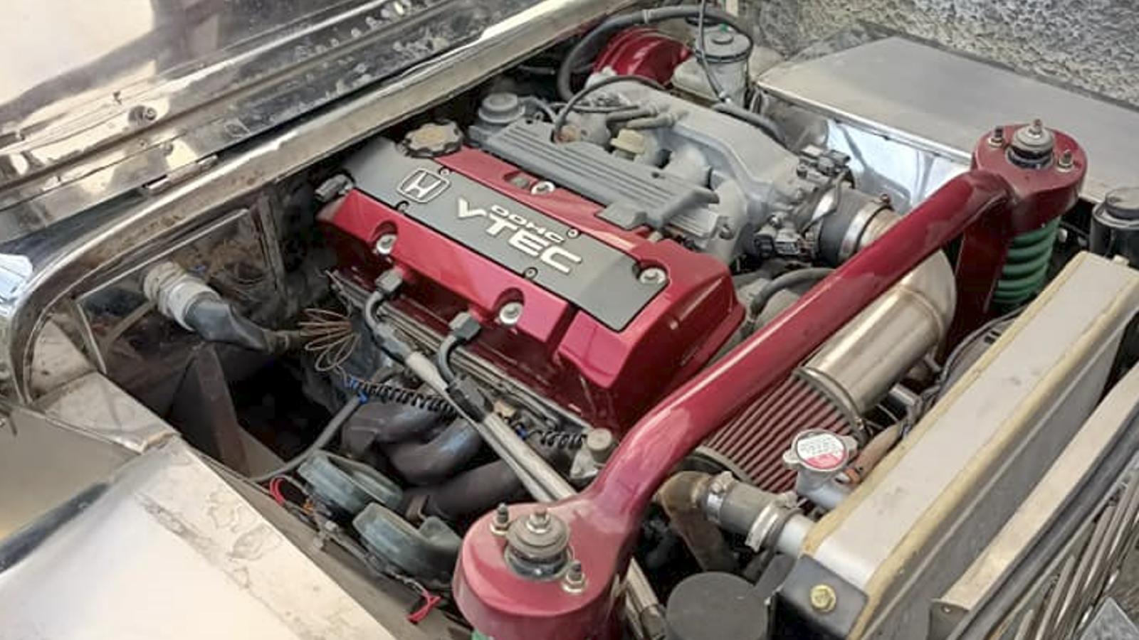 Wild Custom Jeep Hot Rod Has Honda F20C Power Underhood | S2ki