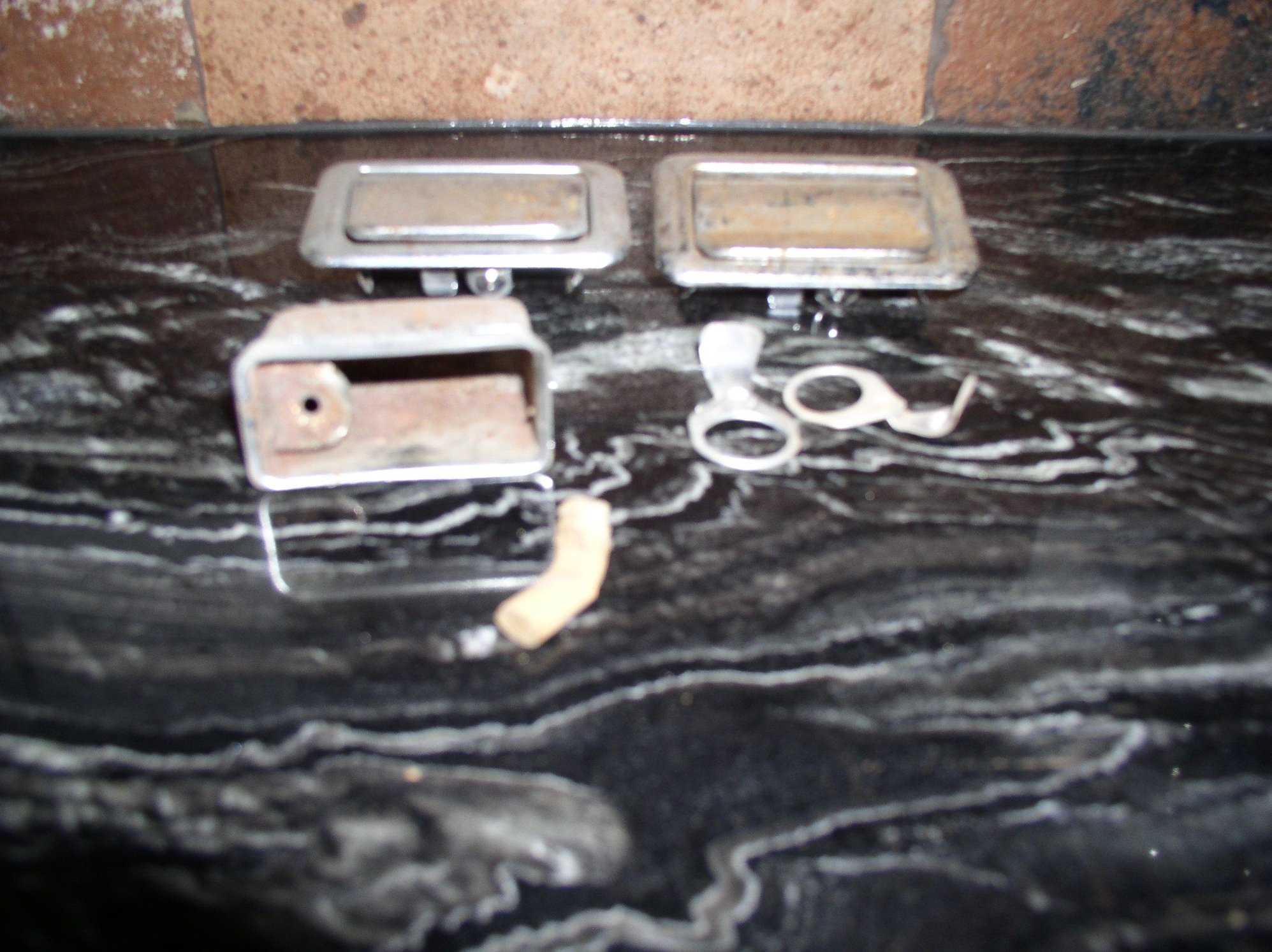 Ash trays - ClassicOldsmobile.com
