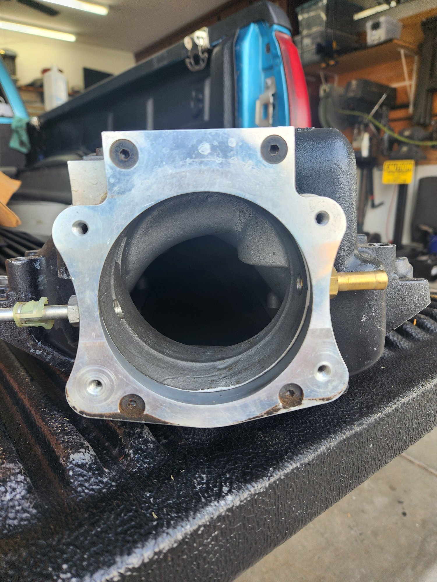 Speedmaster Cathedral port intake with fuel rail and GM 12613411 ...