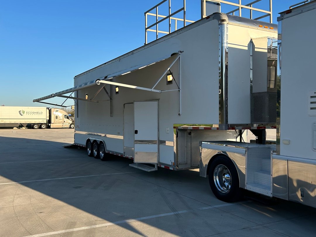 Haulmark Pro-line Stacker/ Sport Deck Toter for Sale in porter, TX ...