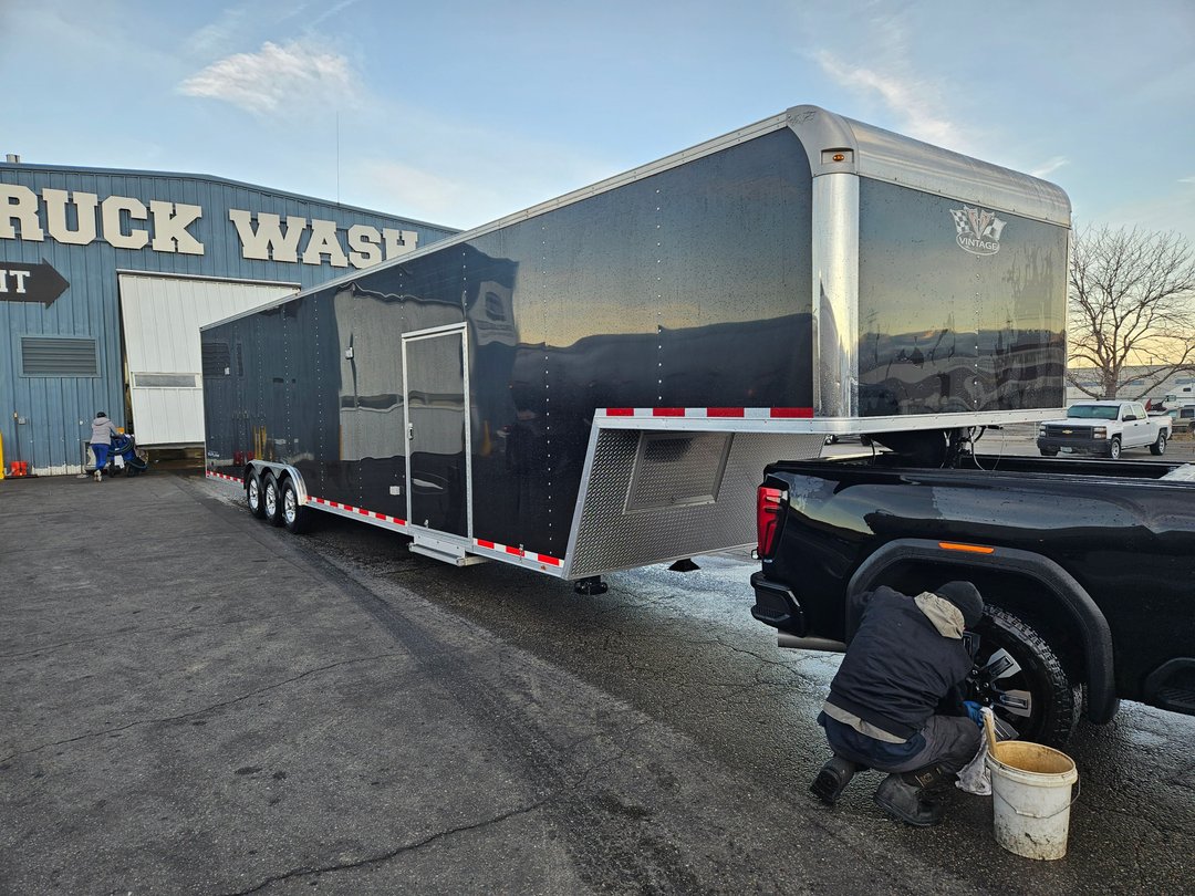 2018 Outlaw Vintage Enclosed Fifth Wheel Race Trailer for Sale in NORTH ...
