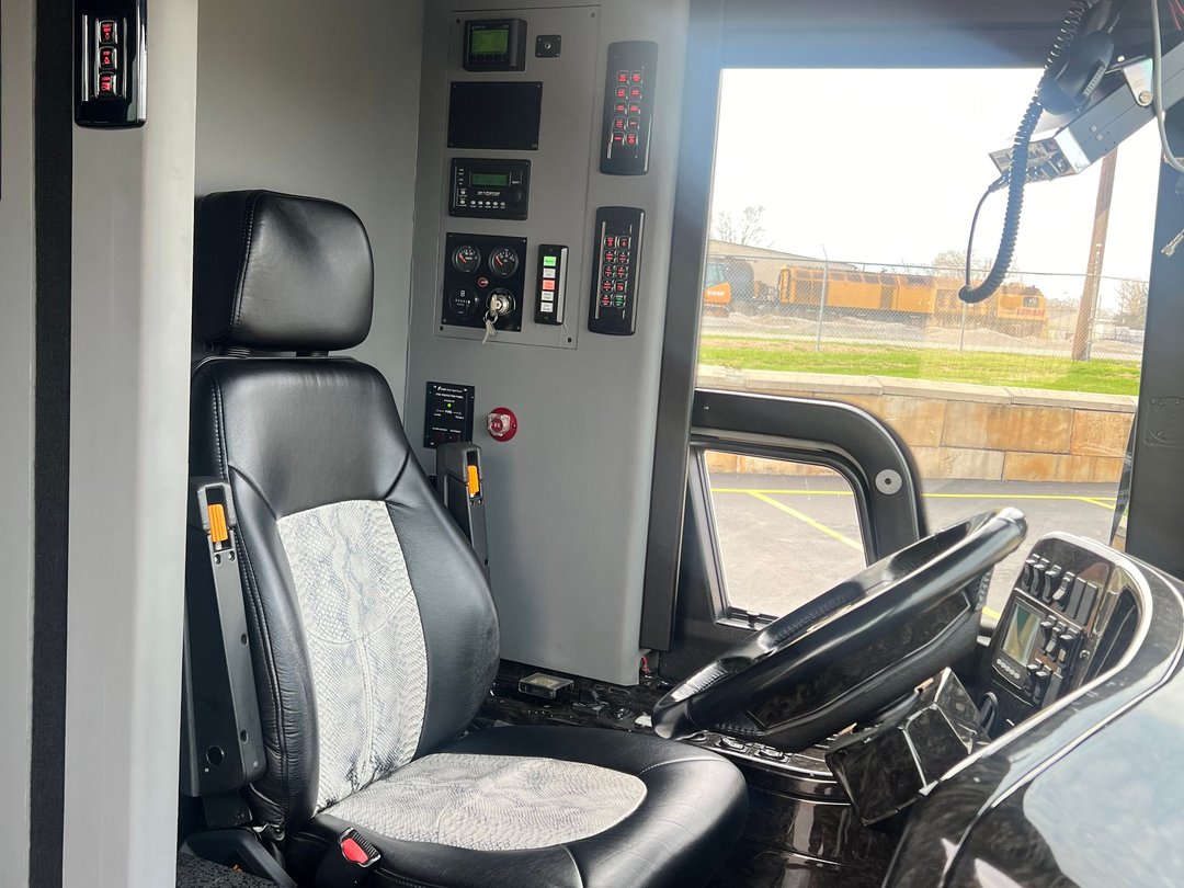 2012 Prevost X345 w 3 Bunks and Master Suite Bus A/C CLEAN!! for Sale ...