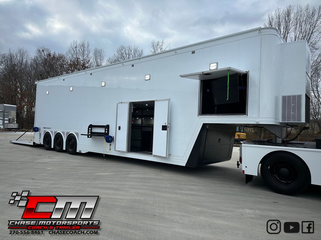 2022 Featherlite Lift Gate 44' Screw Gate Trailer for Sale in Paducah ...