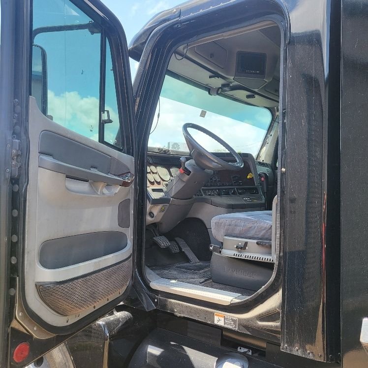 2001 Freightliner CENTURY WITH 30 FOOT BOX CONVERSION HOME for Sale in ...