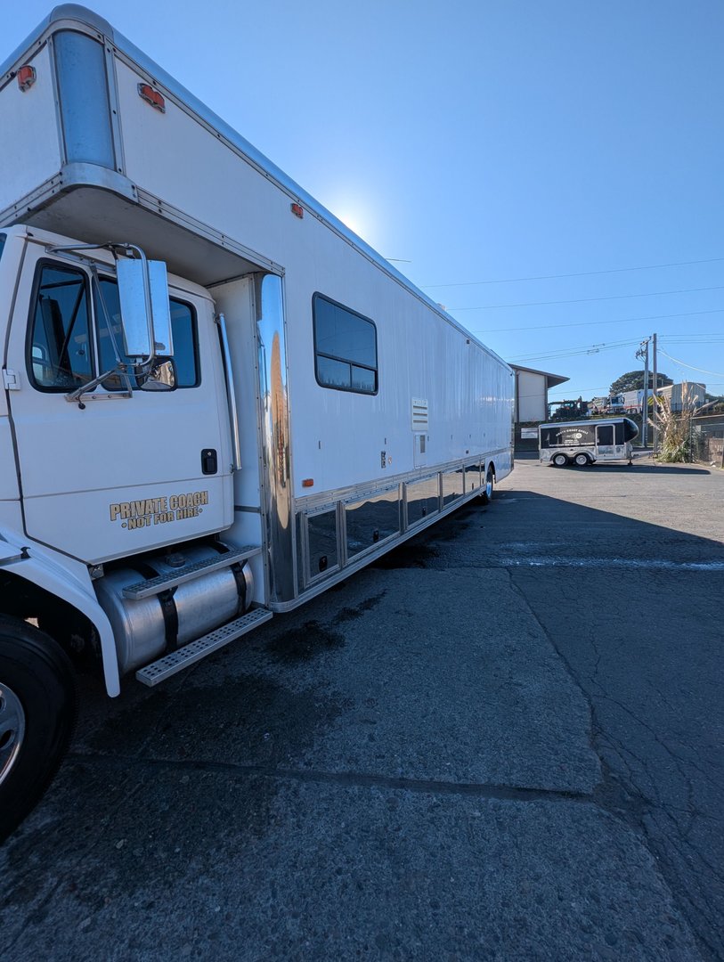 2000 United Specialties Garage Hauler for Sale in EUREKA, CA | RacingJunk
