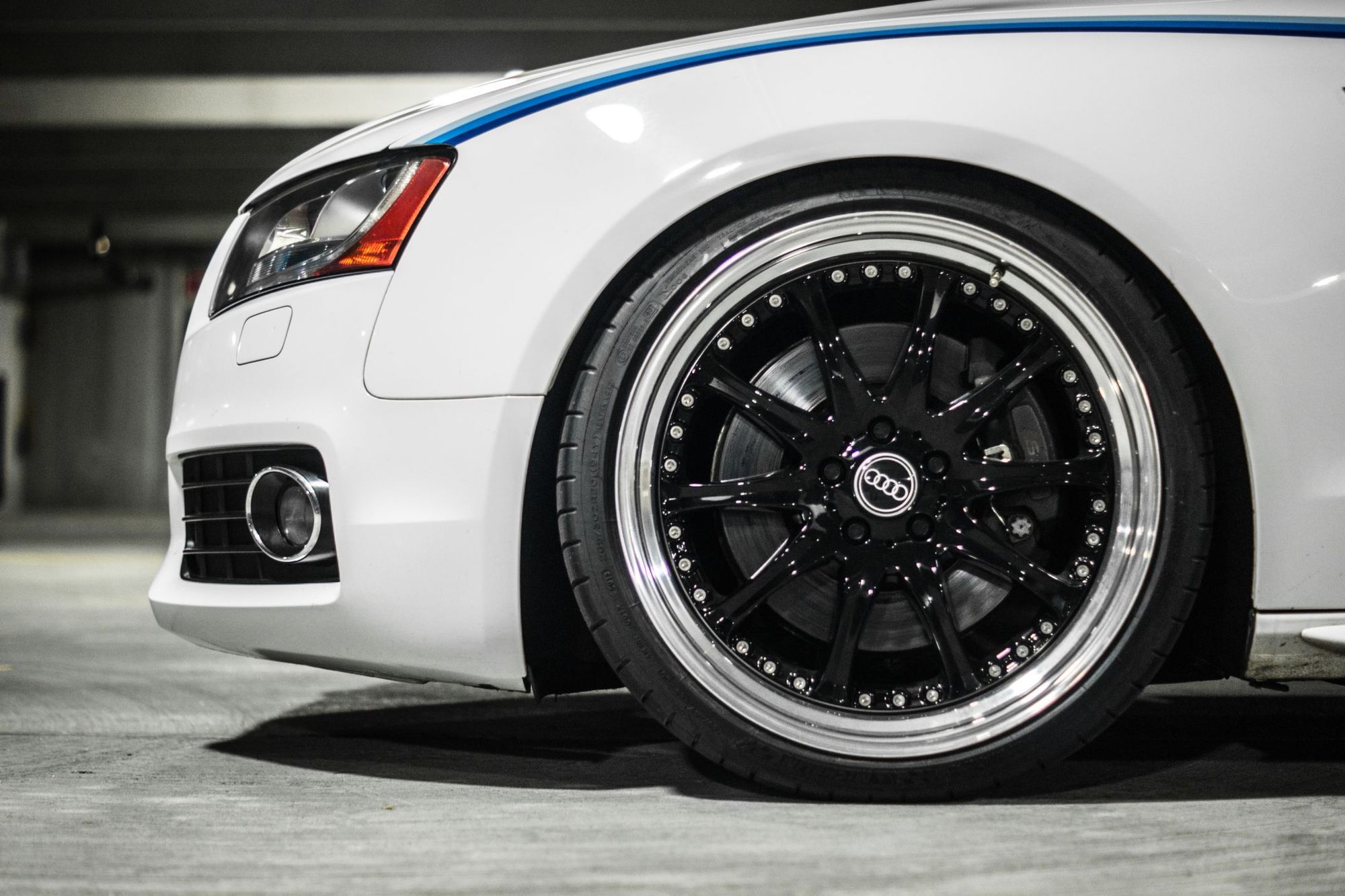 20x9.0 RH AK-Phoenix 3-Piece Wheels with 265x30x20 Michelin Pilot Super ...