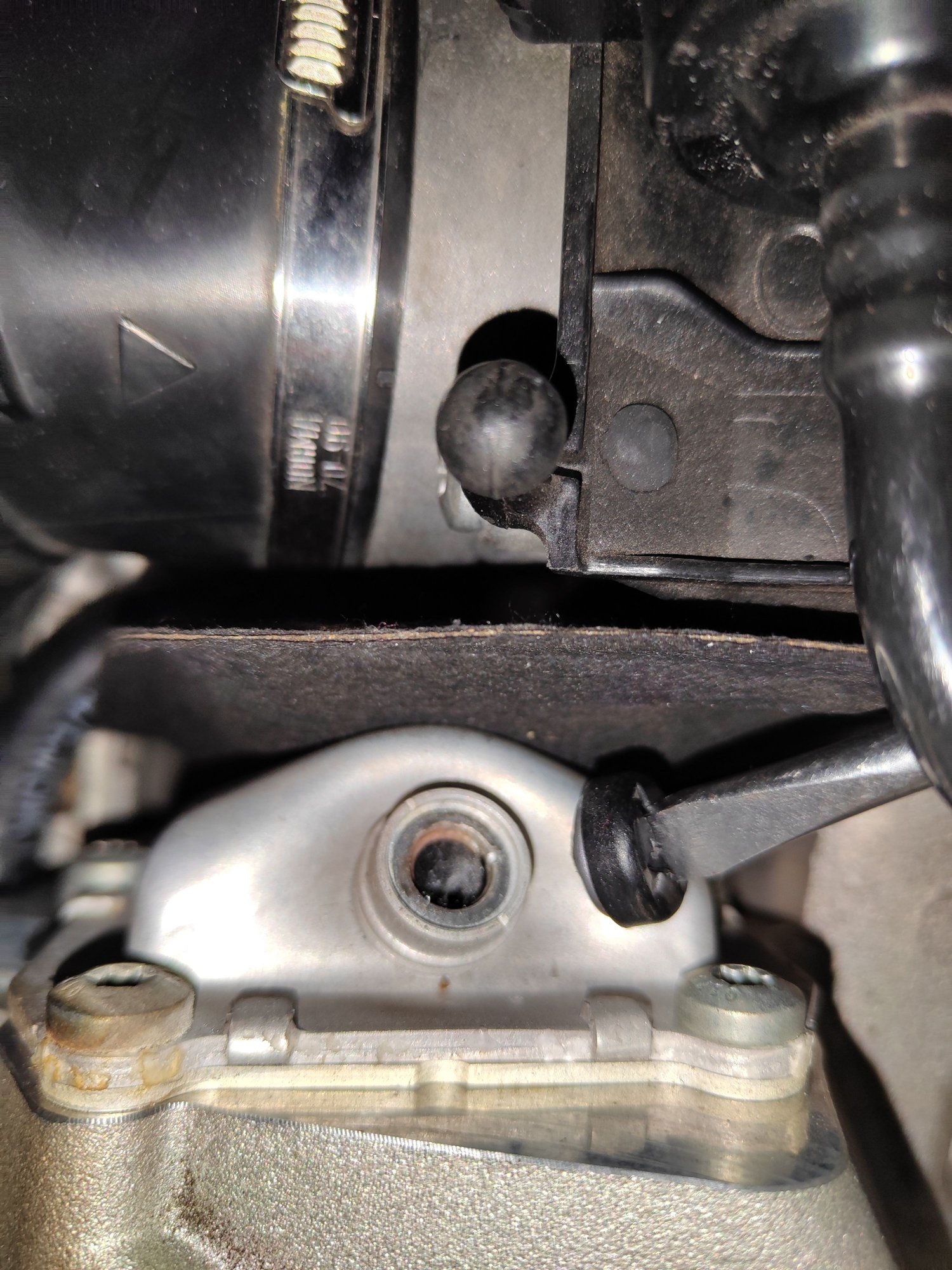 broke the supercharger bleeding screw head. Best way to take it off ...