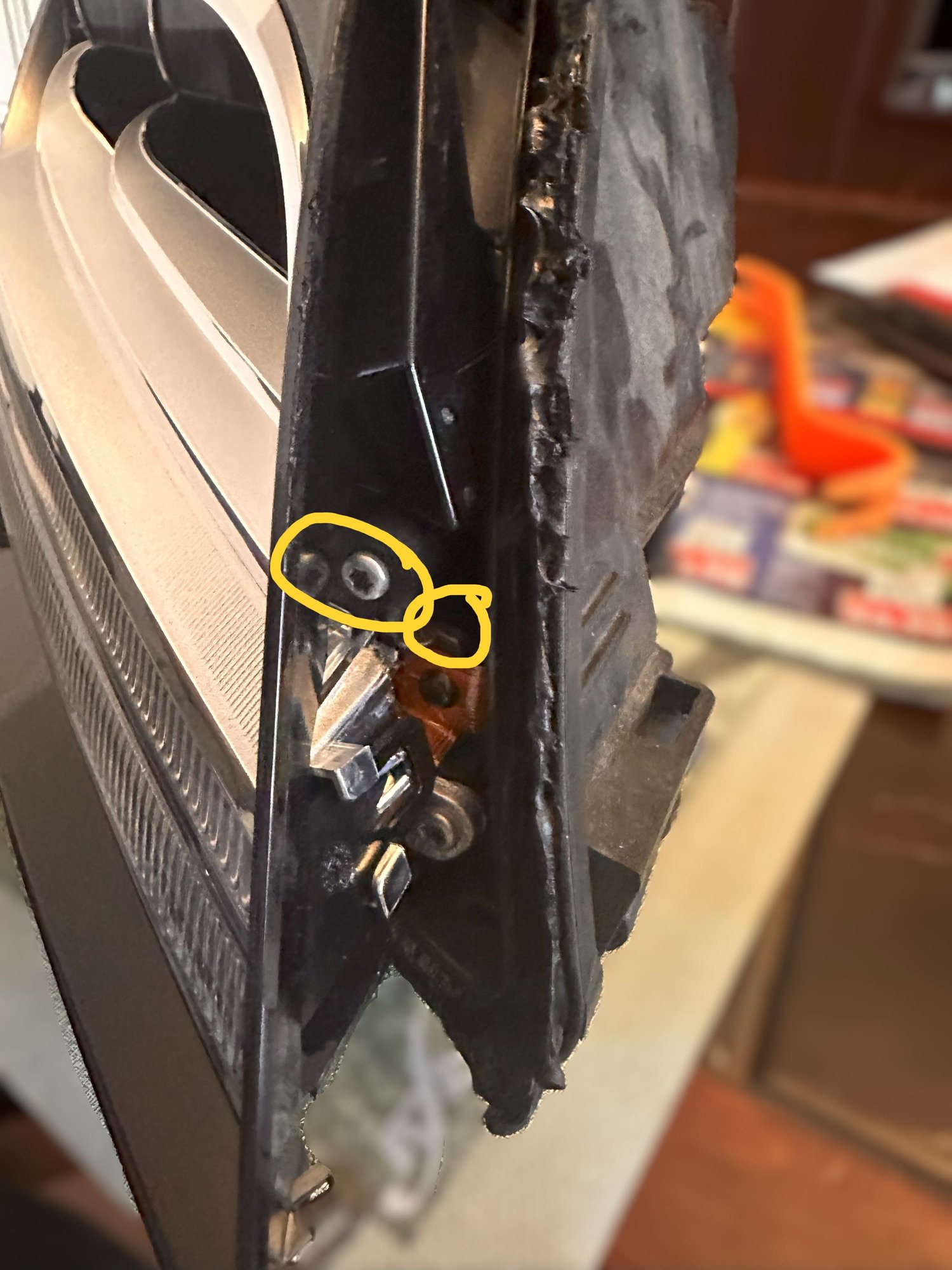 Audi A7 4G LED headlight broken adjustment mechanism - AudiWorld Forums