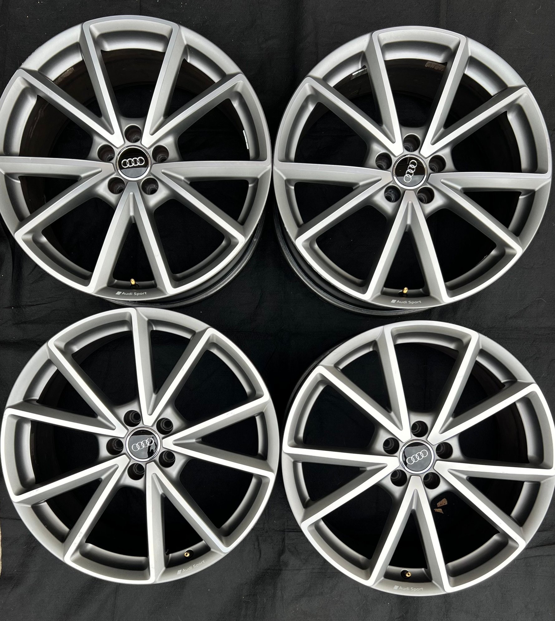 OEM AUDI WHEELS – 20” 5 V SPOKE WHEELS (USED) - AudiWorld Forums