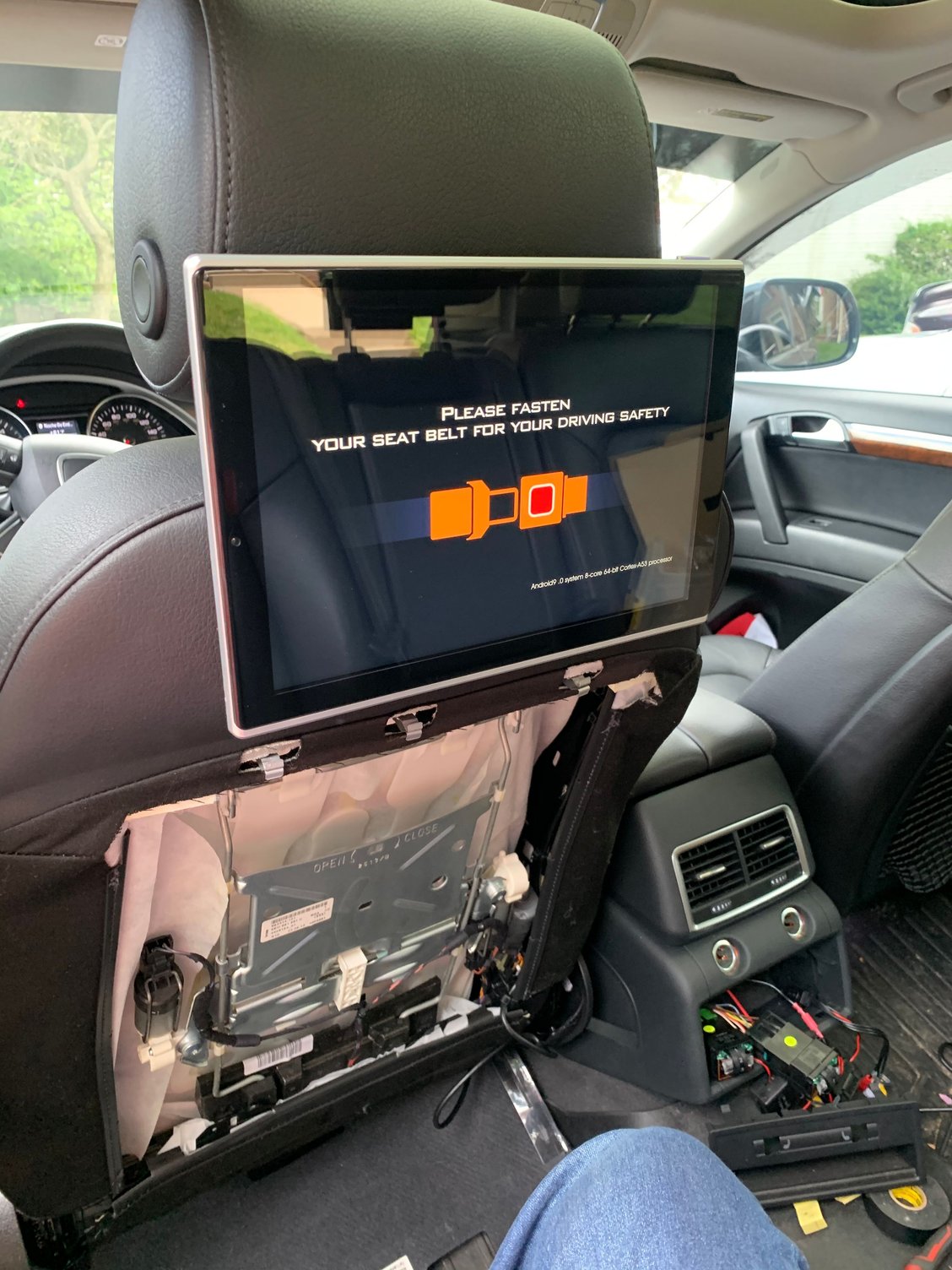 Rear Entertainment Screens - AudiWorld Forums