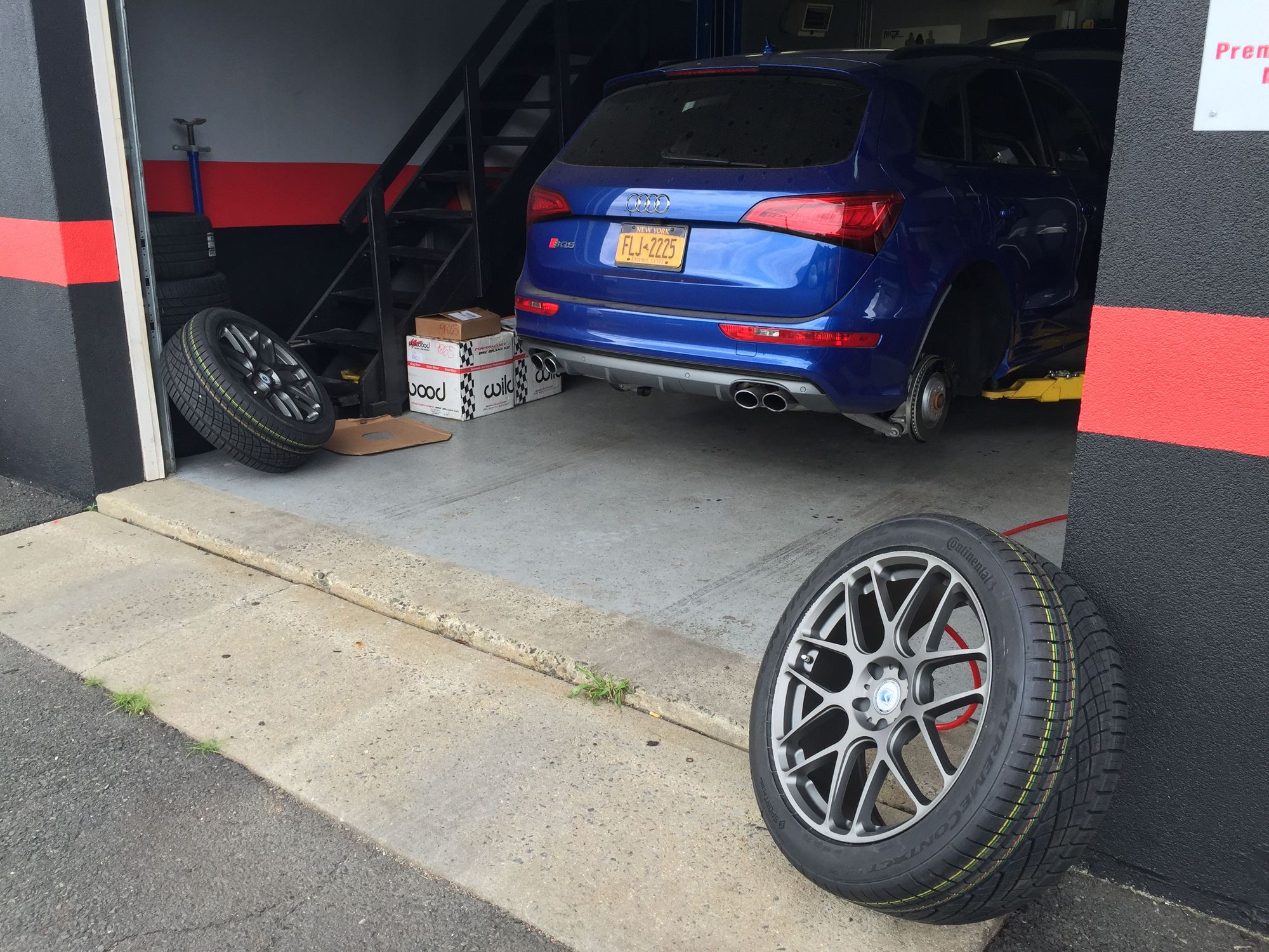 Ho-hum boring tire thread