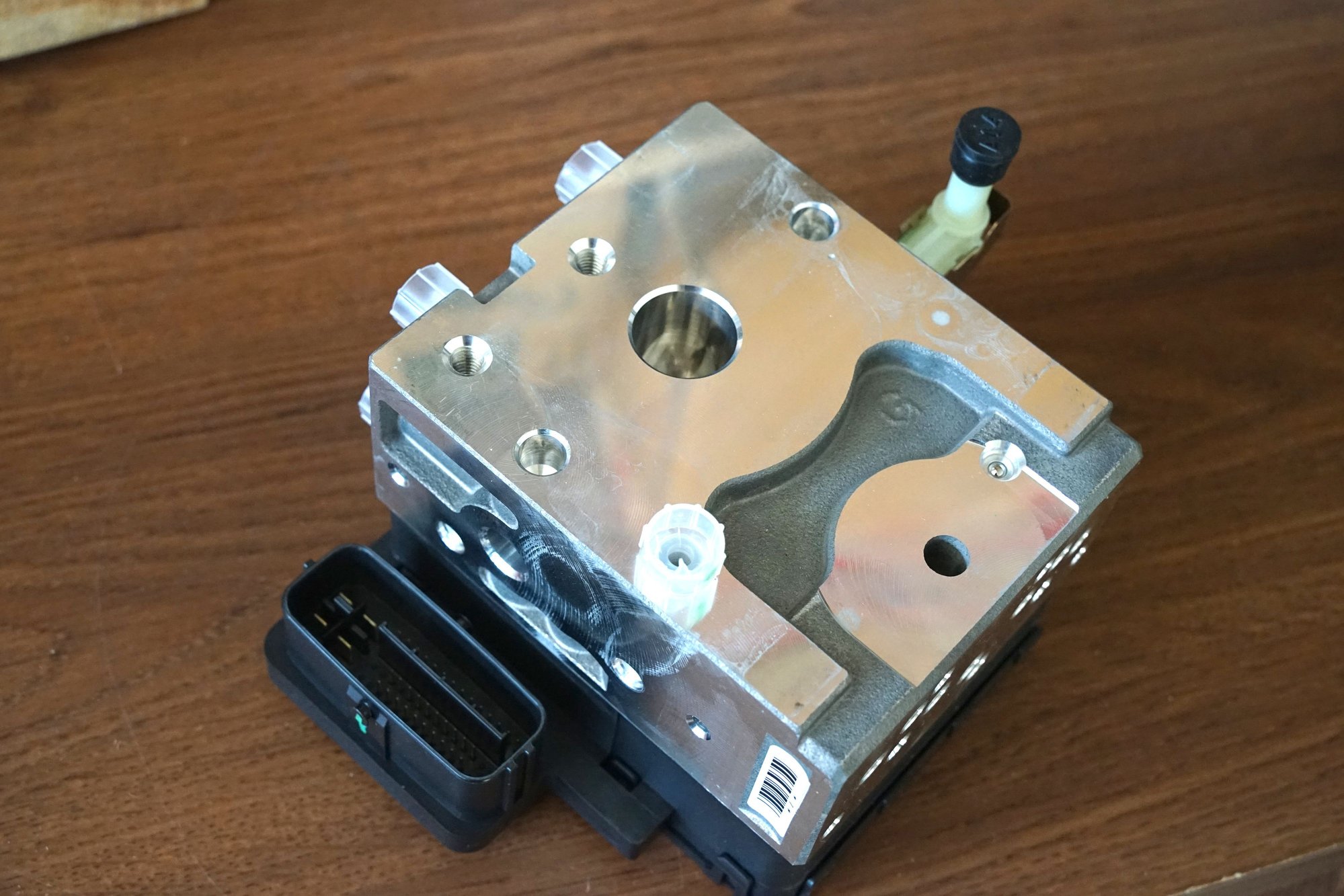 BRAND NEW OEM Lexus Brake Actuator + 3 Hoses (LS460/LS600h) - Part ...