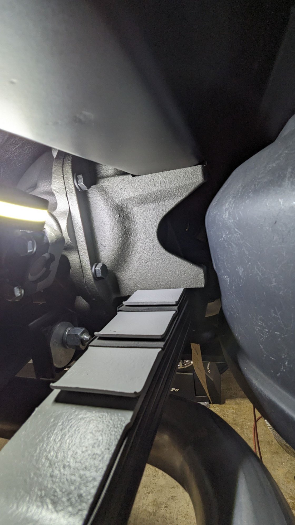 C2 Looking for tips & suggestions: tightening leaf spring center ...