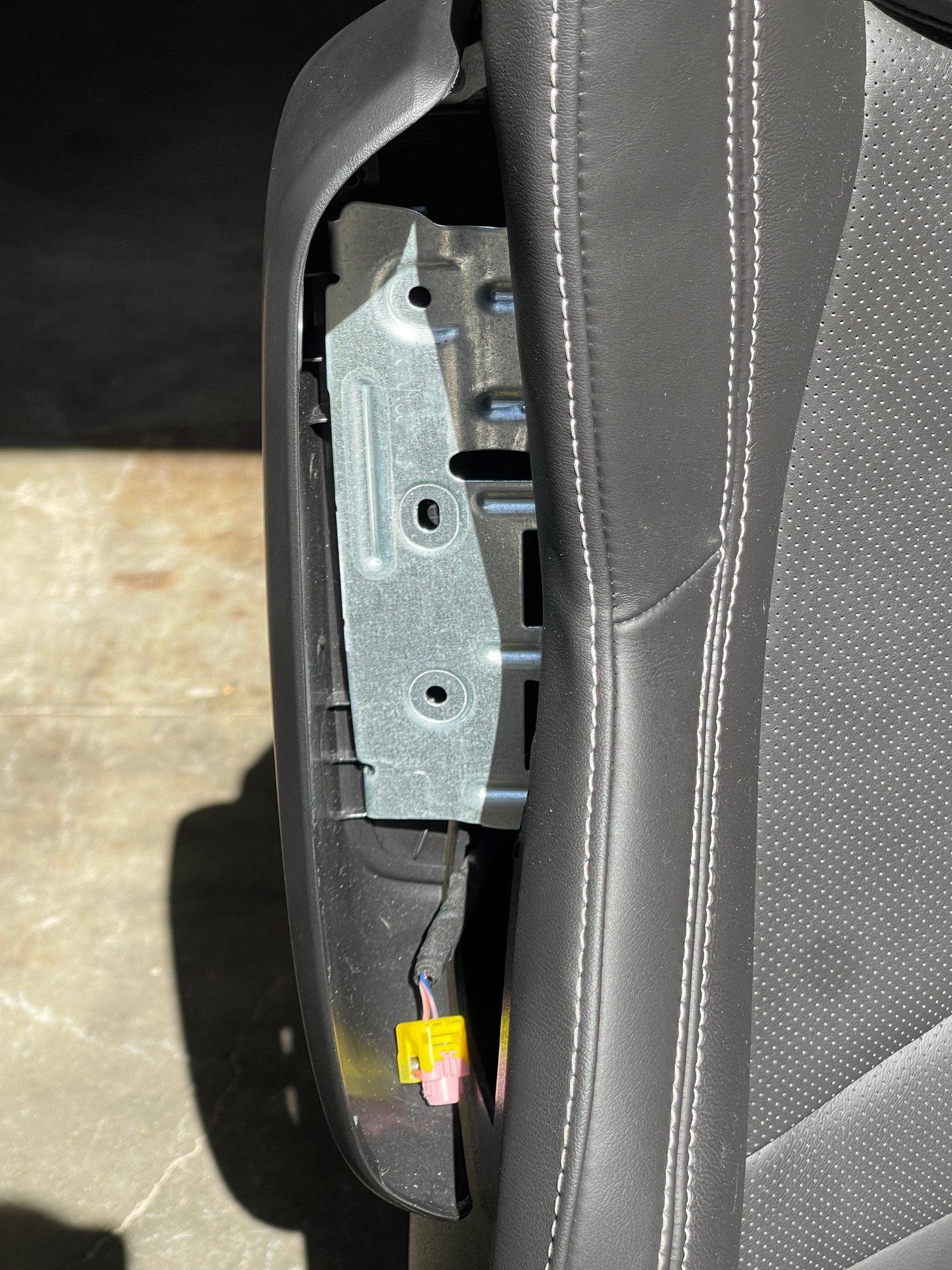 FS (For Sale) C8 GT1 Black Leather 6-Way Power Seats, Mint ...